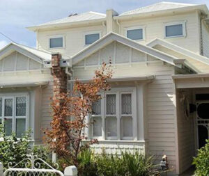 Cedarline™ Vinyl Exterior Cladding for Houses | Mitten Vinyl